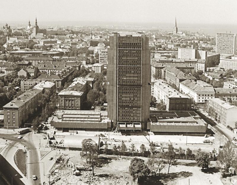 Tallinna kesklinn 1980. Esiplaanil hotell Olümpia