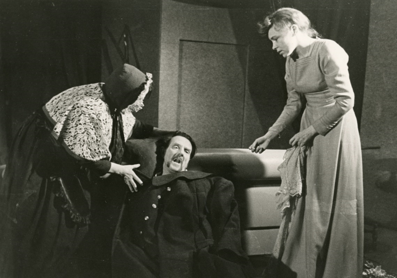 Amm – Eva Novek, Rittmeister – Eldor Valter, Laura – Laura Baumverk ...